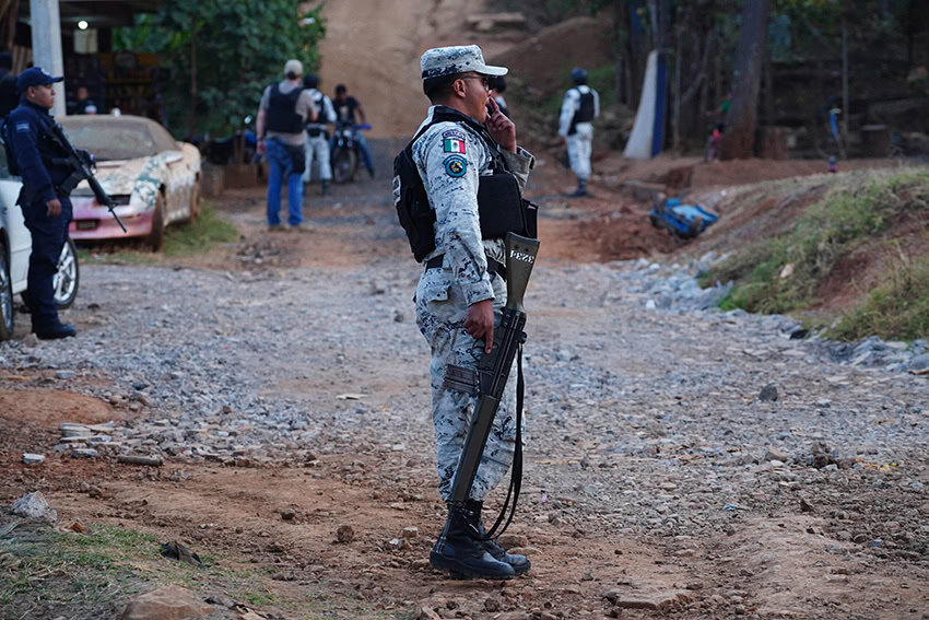 8 miembros de la Guardia Nacional de México asesinados en explosión de mina terrestre ...